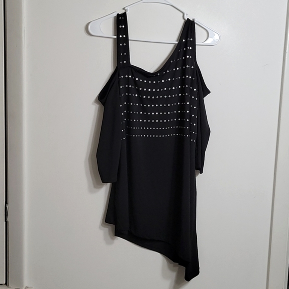Belldini | Tops | Belldini Cold Shoulders Hilo Top | Poshmark